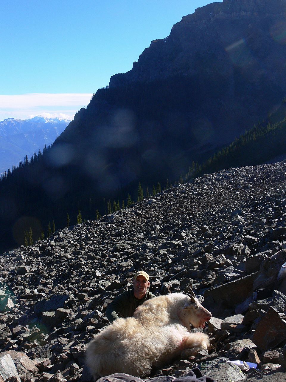 7-Day Mountain Goat/Elk Combo Hunt in BC | Outguided