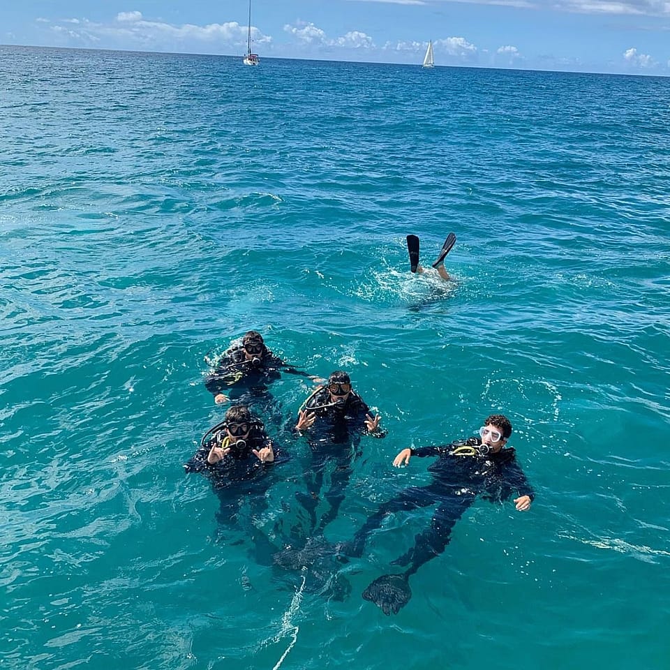 Wreck Dive on the South Shore of Oahu | Outguided